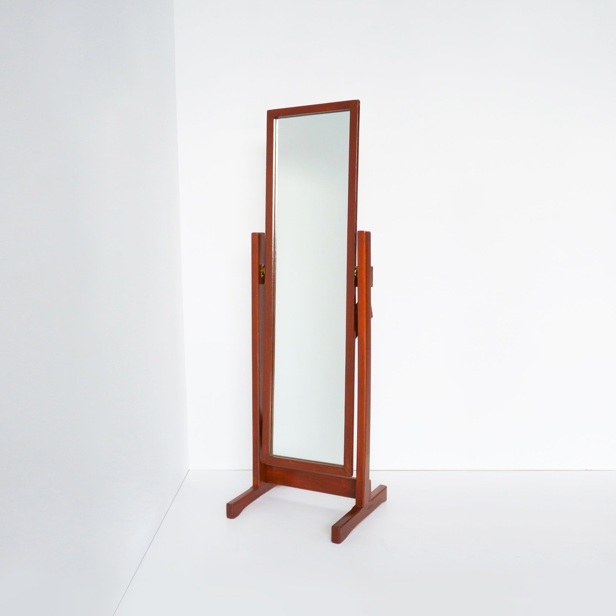 Mirrors – AXIS